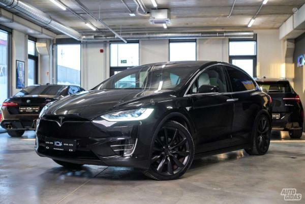 Melns Tesla Model X 2017 Marijampole, ar dzinēja tilpumu 0.00 L un nobraukumu 155 tūkst. km par 41950 €, foto 2 vietnē AUTOMOTO.COM.LV