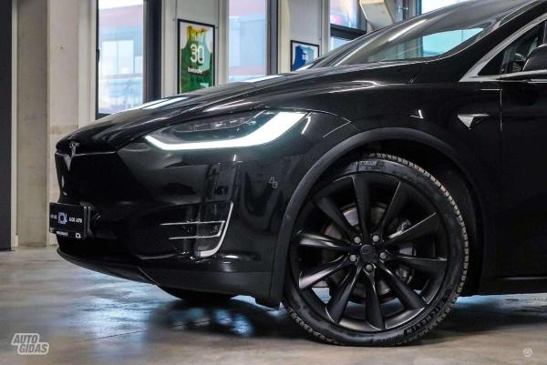 Melns Tesla Model X 2017 Marijampole, ar dzinēja tilpumu 0.00 L un nobraukumu 155 tūkst. km par 41950 €, foto 7 vietnē AUTOMOTO.COM.LV