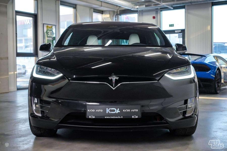 Black Tesla Model X 2017 in Marijampole, with an engine capacity of 0.00 L and mileage of 155 thousand km for 35950 €, photo 5 on AUTOMOTO.COM.LV