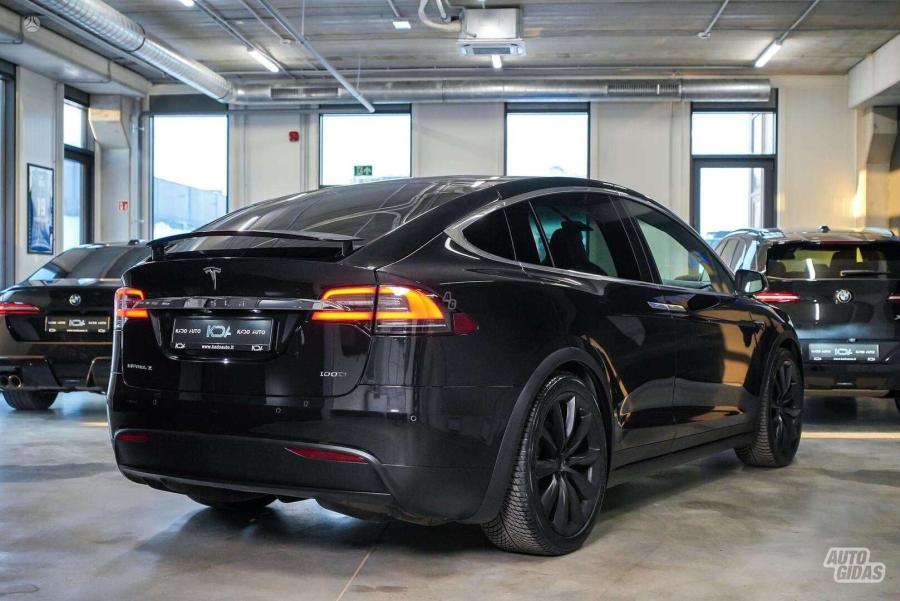 Black Tesla Model X 2017 in Marijampole, with an engine capacity of 0.00 L and mileage of 155 thousand km for 35950 €, photo 10 on AUTOMOTO.COM.LV