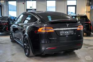 Black Tesla Model X 2017 in Marijampole, with an engine capacity of 0.00 L and mileage of 155 thousand km for 35950 €, photo 16 on AUTOMOTO.COM.LV