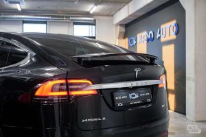 Black Tesla Model X 2017 in Marijampole, with an engine capacity of 0.00 L and mileage of 155 thousand km for 35950 €, photo 18 on AUTOMOTO.COM.LV