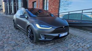 Black Tesla Model X 2017 in Riga, with an engine capacity of 0.00 L and mileage of 201 thousand km for 23500 €, photo 4 on AUTOMOTO.COM.LV