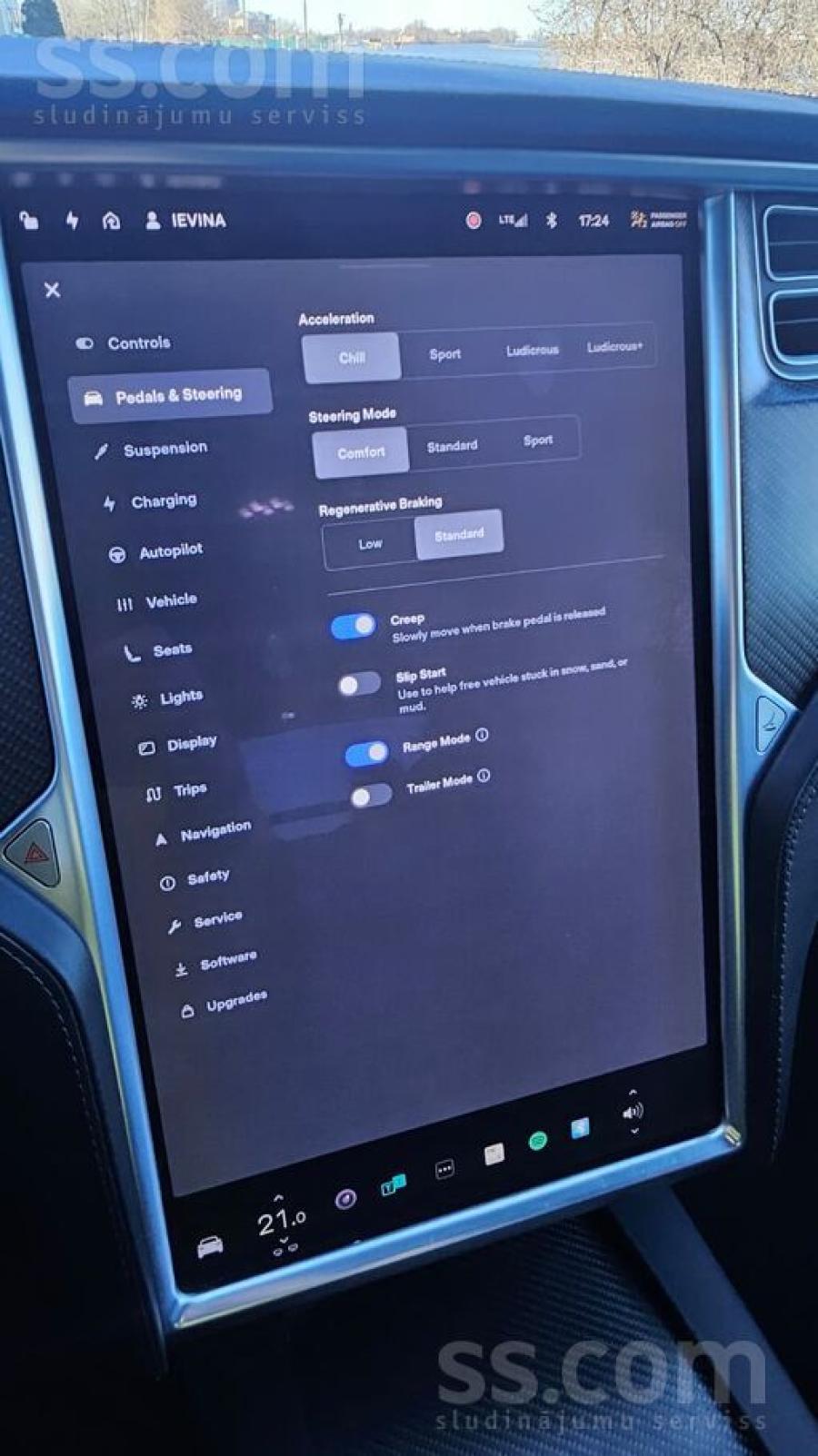 Black Tesla Model X 2017 in Riga, with an engine capacity of 0.00 L and mileage of 201 thousand km for 23500 €, photo 12 on AUTOMOTO.COM.LV