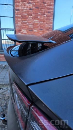 Black Tesla Model X 2017 in Riga, with an engine capacity of 0.00 L and mileage of 203 thousand km for 22800 €, photo 7 on AUTOMOTO.COM.LV