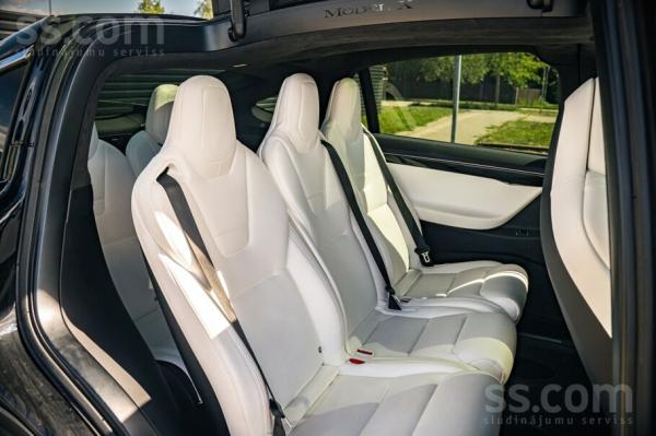 Melns Tesla Model X 2017 Rīga, ar dzinēja tilpumu 0.00 L un nobraukumu 127 tūkst. km par 29990 €, foto 9 vietnē AUTOMOTO.COM.LV