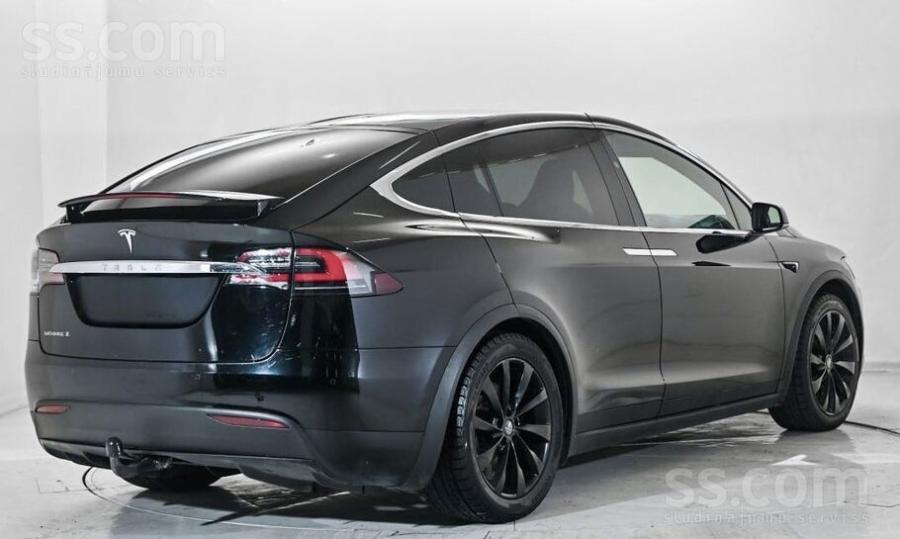 Melns Tesla Model X 2017 Rīga, ar dzinēja tilpumu 0.00 L un nobraukumu 268 tūkst. km par 17777 €, foto 3 vietnē AUTOMOTO.COM.LV