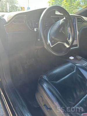 Melns Tesla Model X 2017 Rīga, ar dzinēja tilpumu 0.00 L un nobraukumu 268 tūkst. km par 17777 €, foto 7 vietnē AUTOMOTO.COM.LV