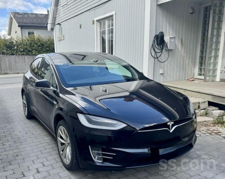 Melns Tesla Model X 2017 Rīga, ar dzinēja tilpumu 0.00 L un nobraukumu 210 tūkst. km par 18777 €, foto 1 vietnē AUTOMOTO.COM.LV