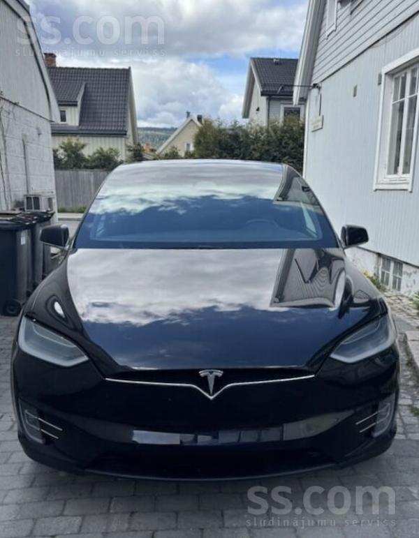 Melns Tesla Model X 2017 Rīga, ar dzinēja tilpumu 0.00 L un nobraukumu 210 tūkst. km par 18777 €, foto 2 vietnē AUTOMOTO.COM.LV