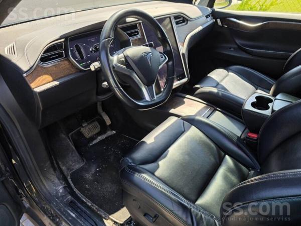 Melns Tesla Model X 2017 Rīga, ar dzinēja tilpumu 0.00 L un nobraukumu 210 tūkst. km par 18777 €, foto 3 vietnē AUTOMOTO.COM.LV