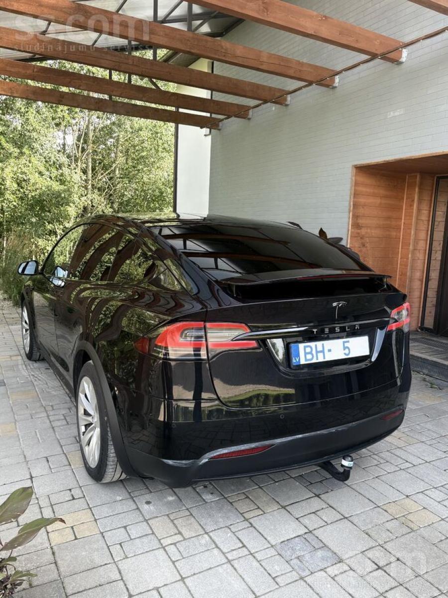 Melns Tesla Model X 2017 Rīga, ar dzinēja tilpumu 0.00 L un nobraukumu 222 tūkst. km par 20100 €, foto 4 vietnē AUTOMOTO.COM.LV