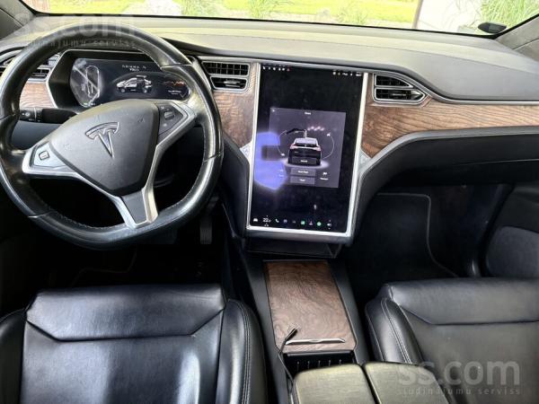 Melns Tesla Model X 2017 Rīga, ar dzinēja tilpumu 0.00 L un nobraukumu 222 tūkst. km par 20100 €, foto 5 vietnē AUTOMOTO.COM.LV