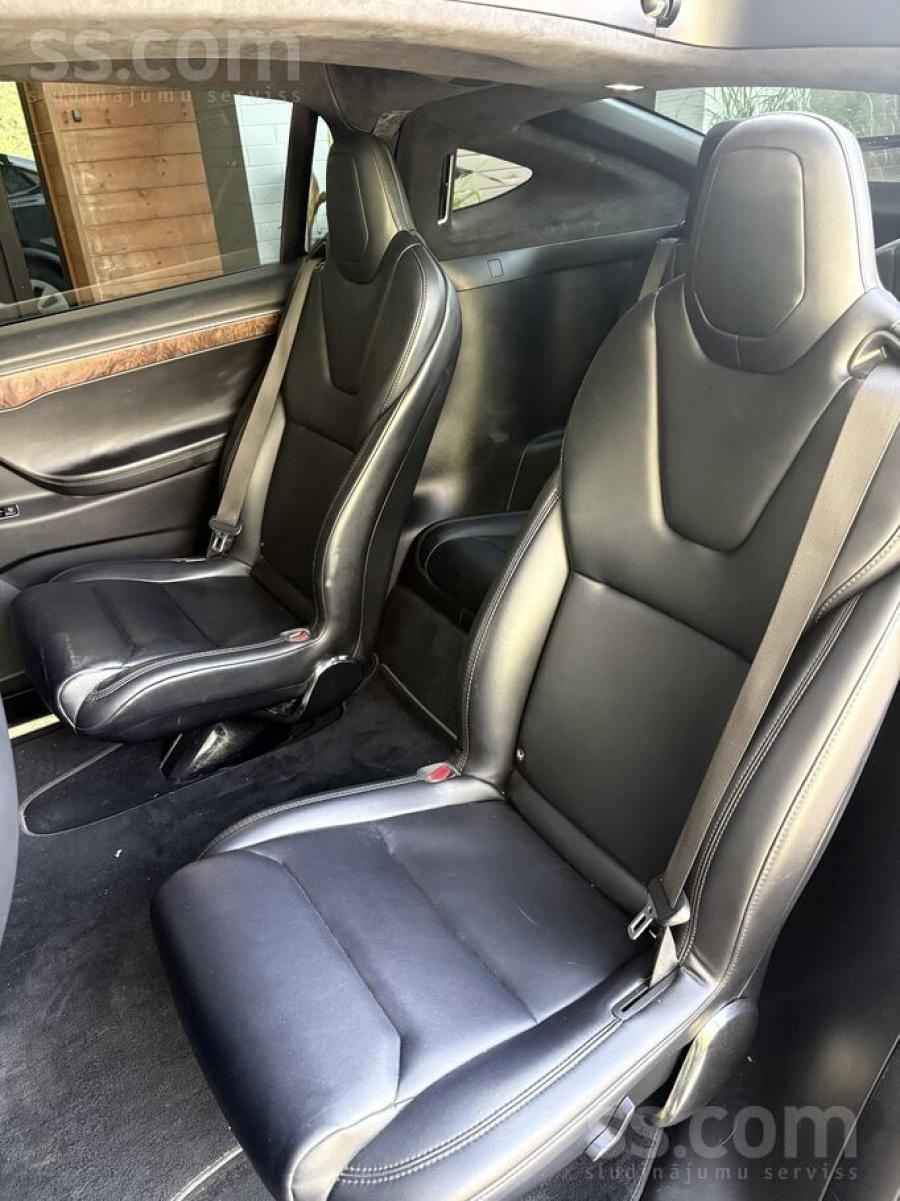 Melns Tesla Model X 2017 Rīga, ar dzinēja tilpumu 0.00 L un nobraukumu 222 tūkst. km par 20100 €, foto 7 vietnē AUTOMOTO.COM.LV