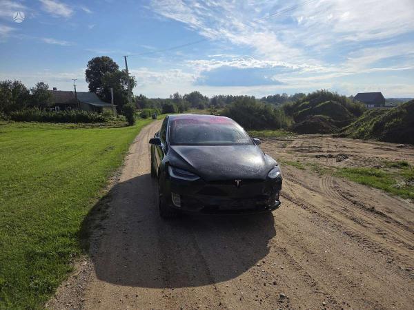 Black Tesla Model X 2017 in Vilnius, with an engine capacity of 0.00 L and mileage of 278 thousand km for 15000 €, photo 1 on AUTOMOTO.COM.LV