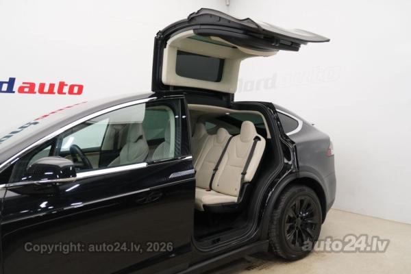 Black Tesla Model X 2018 in Tallinn, with an engine capacity of 0.00 L and mileage of 64 thousand km for 32900 €, photo 8 on AUTOMOTO.COM.LV
