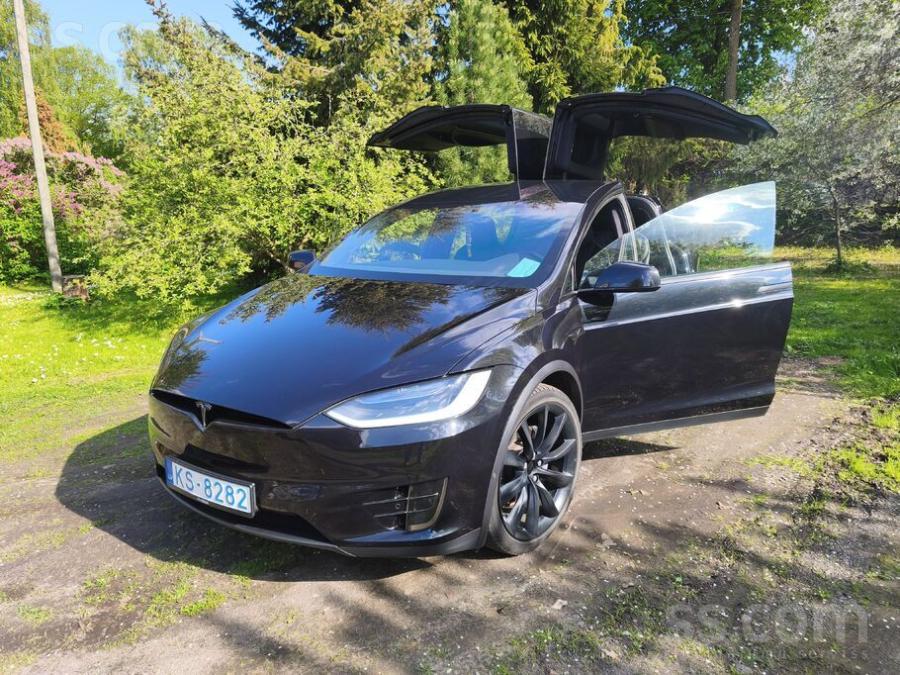 Black Tesla Model X 2018 in Riga, with an engine capacity of 0.00 L and mileage of 156 thousand km for 31000 €, photo 7 on AUTOMOTO.COM.LV