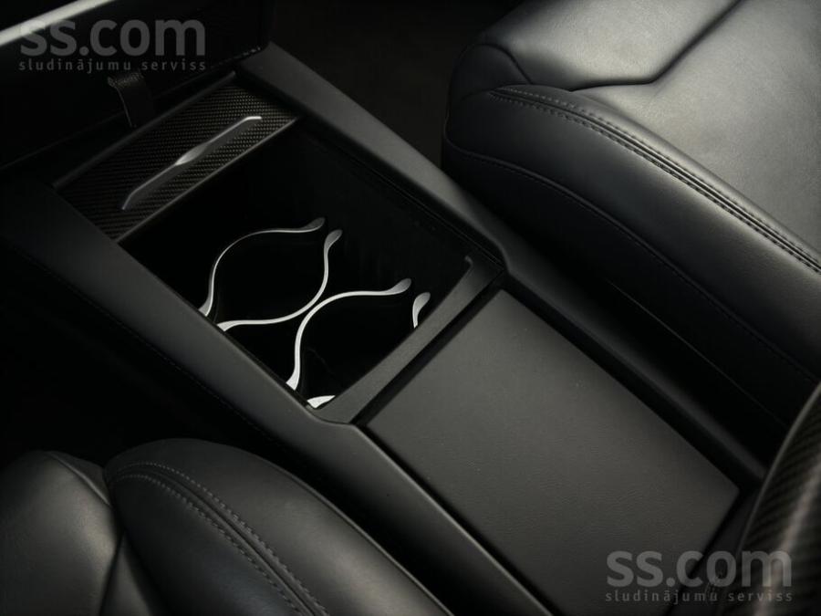 Melns Tesla Model X 2018 Rīga, ar dzinēja tilpumu 0.00 L un nobraukumu 77 tūkst. km par 35800 €, foto 10 vietnē AUTOMOTO.COM.LV