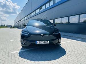 Melns Tesla Model X 2018 Panevēža, ar dzinēja tilpumu 0.00 L un nobraukumu 280 tūkst. km par 23900 €, foto 3 vietnē AUTOMOTO.COM.LV
