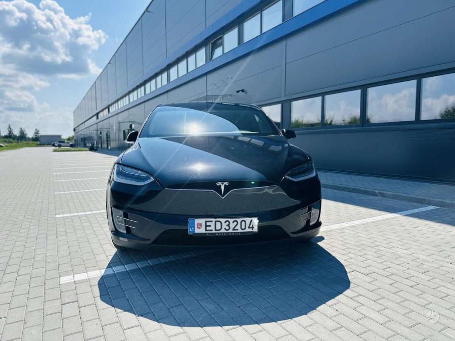 Melns Tesla Model X 2018 Panevēža, ar dzinēja tilpumu 0.00 L un nobraukumu 280 tūkst. km par 23900 €, foto 3 vietnē AUTOMOTO.COM.LV