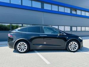 Melns Tesla Model X 2018 Panevēža, ar dzinēja tilpumu 0.00 L un nobraukumu 280 tūkst. km par 23900 €, foto 5 vietnē AUTOMOTO.COM.LV