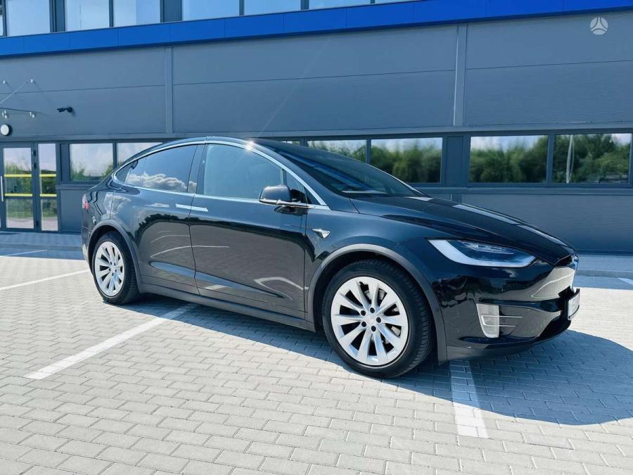 Melns Tesla Model X 2018 Panevēža, ar dzinēja tilpumu 0.00 L un nobraukumu 280 tūkst. km par 23900 €, foto 6 vietnē AUTOMOTO.COM.LV
