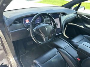 Melns Tesla Model X 2018 Panevēža, ar dzinēja tilpumu 0.00 L un nobraukumu 280 tūkst. km par 23900 €, foto 11 vietnē AUTOMOTO.COM.LV