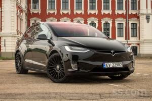 Black Tesla Model X 2018 in Jelgava, with an engine capacity of 0.00 L and mileage of 196 thousand km for 21900 €, photo  on AUTOMOTO.COM.LV