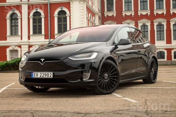 Melns Tesla Model X 2018 Jelgava, ar dzinēja tilpumu 0.00 L un nobraukumu 196 tūkst. km par 21900 €, foto 3 vietnē AUTOMOTO.COM.LV