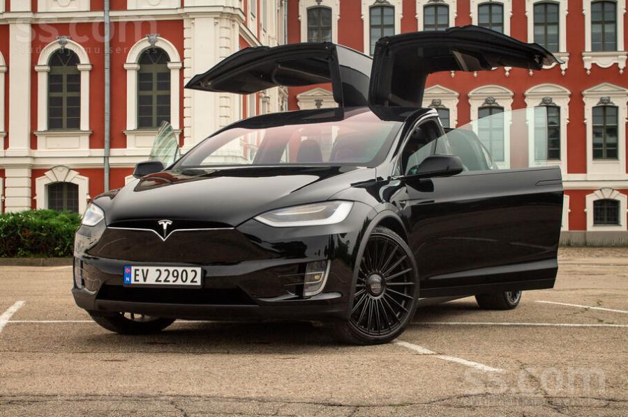 Black Tesla Model X 2018 in Jelgava, with an engine capacity of 0.00 L and mileage of 196 thousand km for 21900 €, photo 5 on AUTOMOTO.COM.LV
