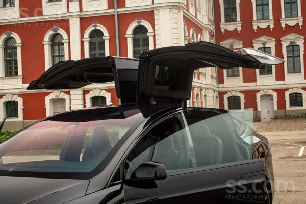 Melns Tesla Model X 2018 Jelgava, ar dzinēja tilpumu 0.00 L un nobraukumu 196 tūkst. km par 21900 €, foto 5 vietnē AUTOMOTO.COM.LV