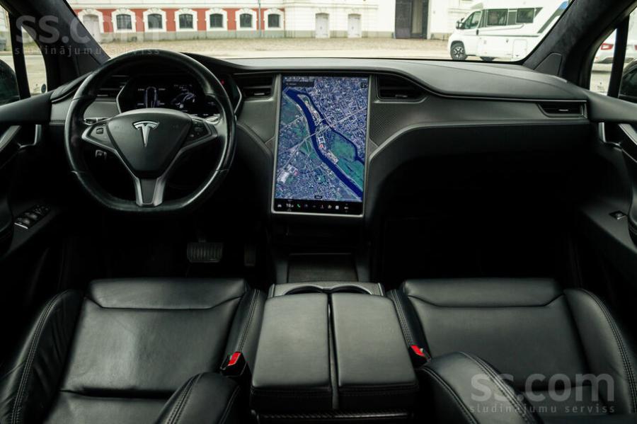 Black Tesla Model X 2018 in Jelgava, with an engine capacity of 0.00 L and mileage of 196 thousand km for 21900 €, photo 13 on AUTOMOTO.COM.LV