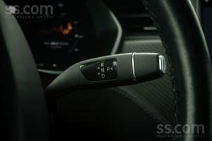 Black Tesla Model X 2018 in Jelgava, with an engine capacity of 0.00 L and mileage of 196 thousand km for 21900 €, photo 16 on AUTOMOTO.COM.LV