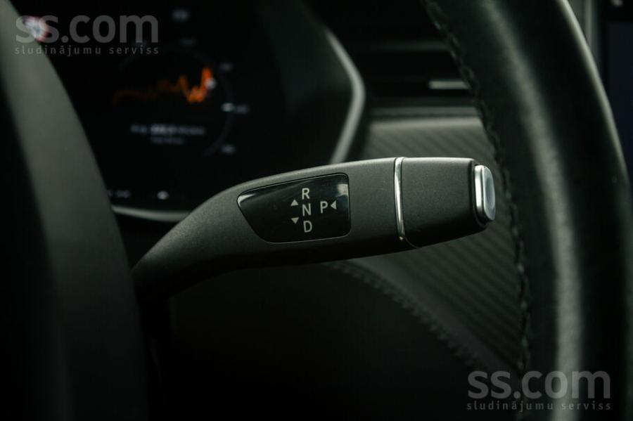 Black Tesla Model X 2018 in Jelgava, with an engine capacity of 0.00 L and mileage of 196 thousand km for 21900 €, photo 16 on AUTOMOTO.COM.LV