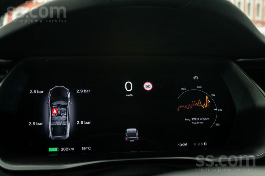 Black Tesla Model X 2018 in Jelgava, with an engine capacity of 0.00 L and mileage of 196 thousand km for 21900 €, photo 17 on AUTOMOTO.COM.LV