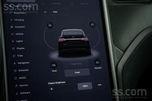 Black Tesla Model X 2018 in Jelgava, with an engine capacity of 0.00 L and mileage of 196 thousand km for 21900 €, photo 20 on AUTOMOTO.COM.LV