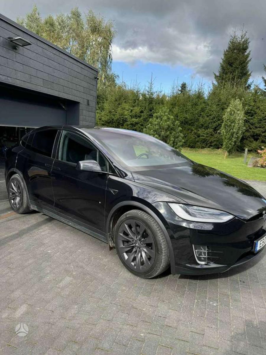 Melns Tesla Model X 2018 Klaipėda, ar dzinēja tilpumu 0.00 L un nobraukumu 139 tūkst. km par 24200 €, foto 3 vietnē AUTOMOTO.COM.LV