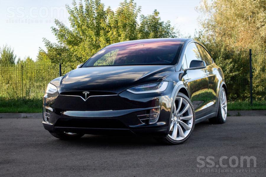 Black Tesla Model X 2018 in Jelgava, with an engine capacity of 0.00 L and mileage of 152 thousand km for 21500 €, photo 4 on AUTOMOTO.COM.LV