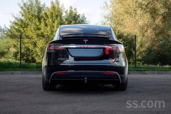 Black Tesla Model X 2018 in Jelgava, with an engine capacity of 0.00 L and mileage of 152 thousand km for 21500 €, photo 6 on AUTOMOTO.COM.LV
