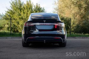 Black Tesla Model X 2018 in Jelgava, with an engine capacity of 0.00 L and mileage of 152 thousand km for 21500 €, photo 6 on AUTOMOTO.COM.LV