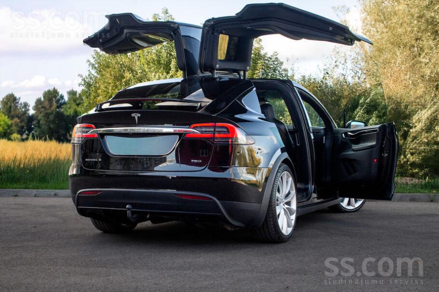 Black Tesla Model X 2018 in Jelgava, with an engine capacity of 0.00 L and mileage of 152 thousand km for 21500 €, photo 8 on AUTOMOTO.COM.LV