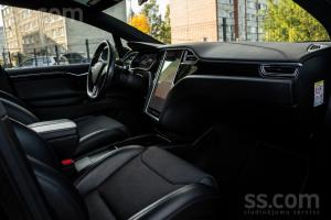 Black Tesla Model X 2018 in Jelgava, with an engine capacity of 0.00 L and mileage of 152 thousand km for 21500 €, photo 9 on AUTOMOTO.COM.LV