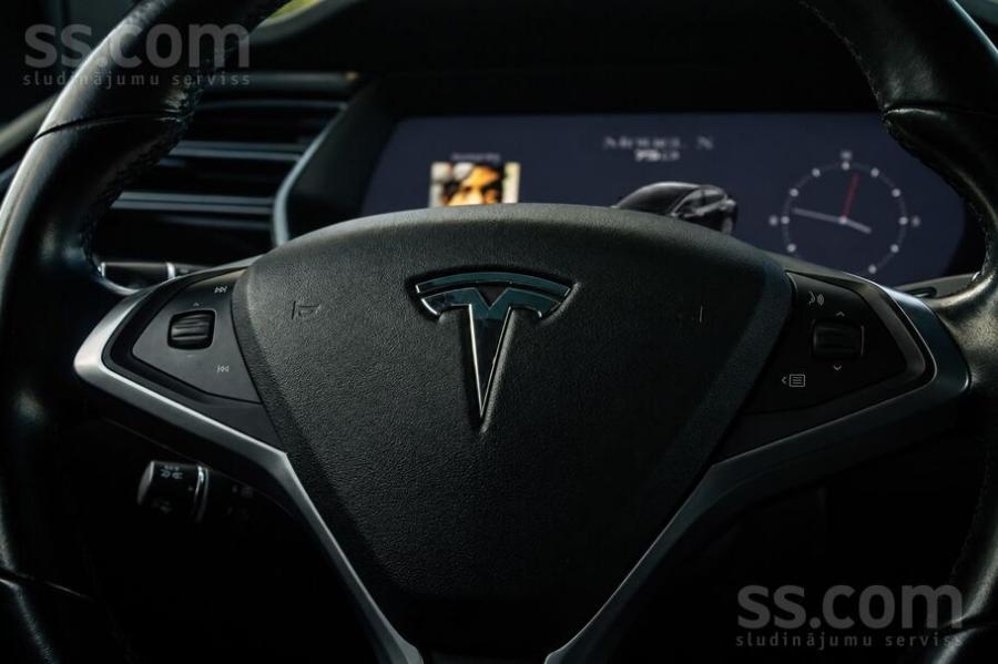Black Tesla Model X 2018 in Jelgava, with an engine capacity of 0.00 L and mileage of 152 thousand km for 21500 €, photo 13 on AUTOMOTO.COM.LV