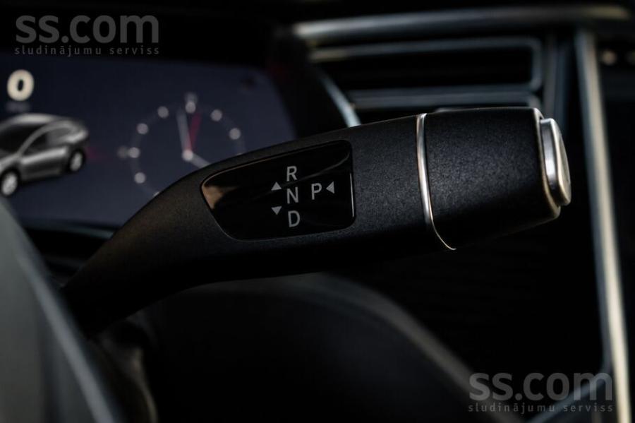 Black Tesla Model X 2018 in Jelgava, with an engine capacity of 0.00 L and mileage of 152 thousand km for 21500 €, photo 15 on AUTOMOTO.COM.LV