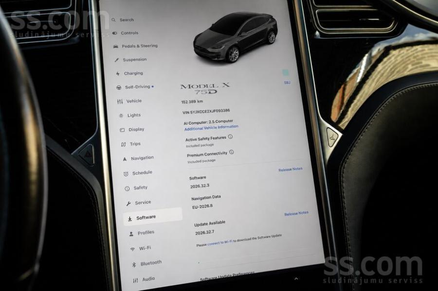 Black Tesla Model X 2018 in Jelgava, with an engine capacity of 0.00 L and mileage of 152 thousand km for 21500 €, photo 18 on AUTOMOTO.COM.LV