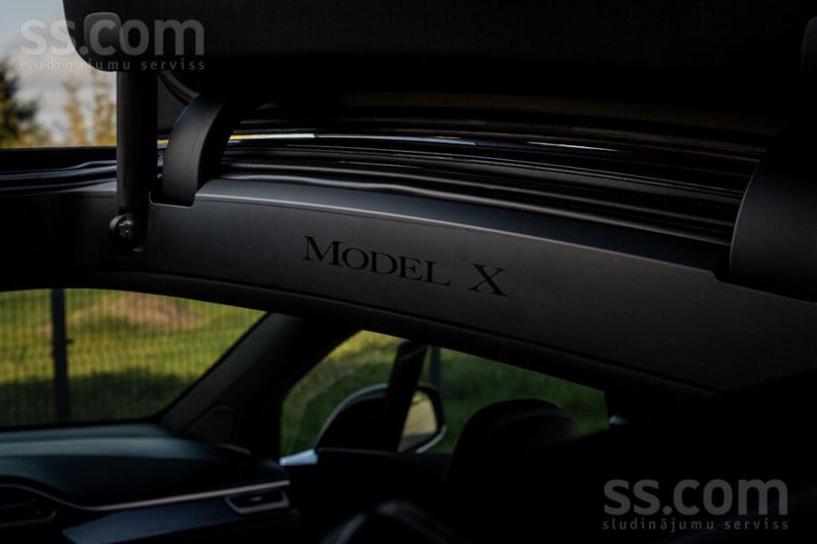 Black Tesla Model X 2018 in Jelgava, with an engine capacity of 0.00 L and mileage of 152 thousand km for 21500 €, photo 23 on AUTOMOTO.COM.LV