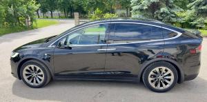 Black Tesla Model X 2019 in Prienai, with an engine capacity of 0.00 L and mileage of 99 thousand km for 29750 €, photo 8 on AUTOMOTO.COM.LV