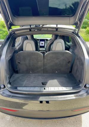Black Tesla Model X 2019 in Prienai, with an engine capacity of 0.00 L and mileage of 99 thousand km for 29750 €, photo 12 on AUTOMOTO.COM.LV
