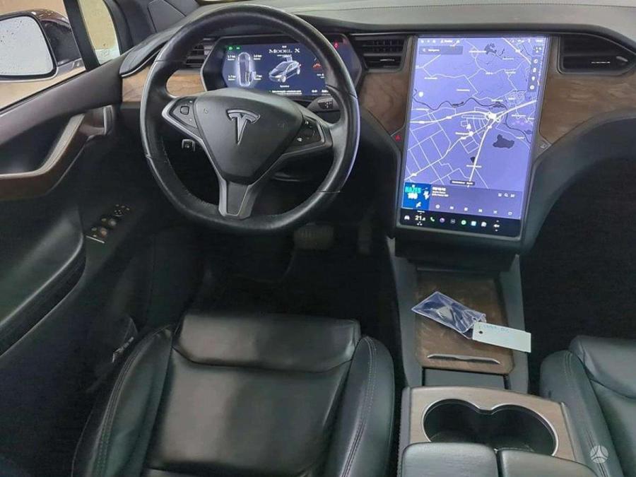 Melns Tesla Model X 2020 Viļņa, ar dzinēja tilpumu 0.00 L un nobraukumu 148 tūkst. km par 36600 €, foto 9 vietnē AUTOMOTO.COM.LV