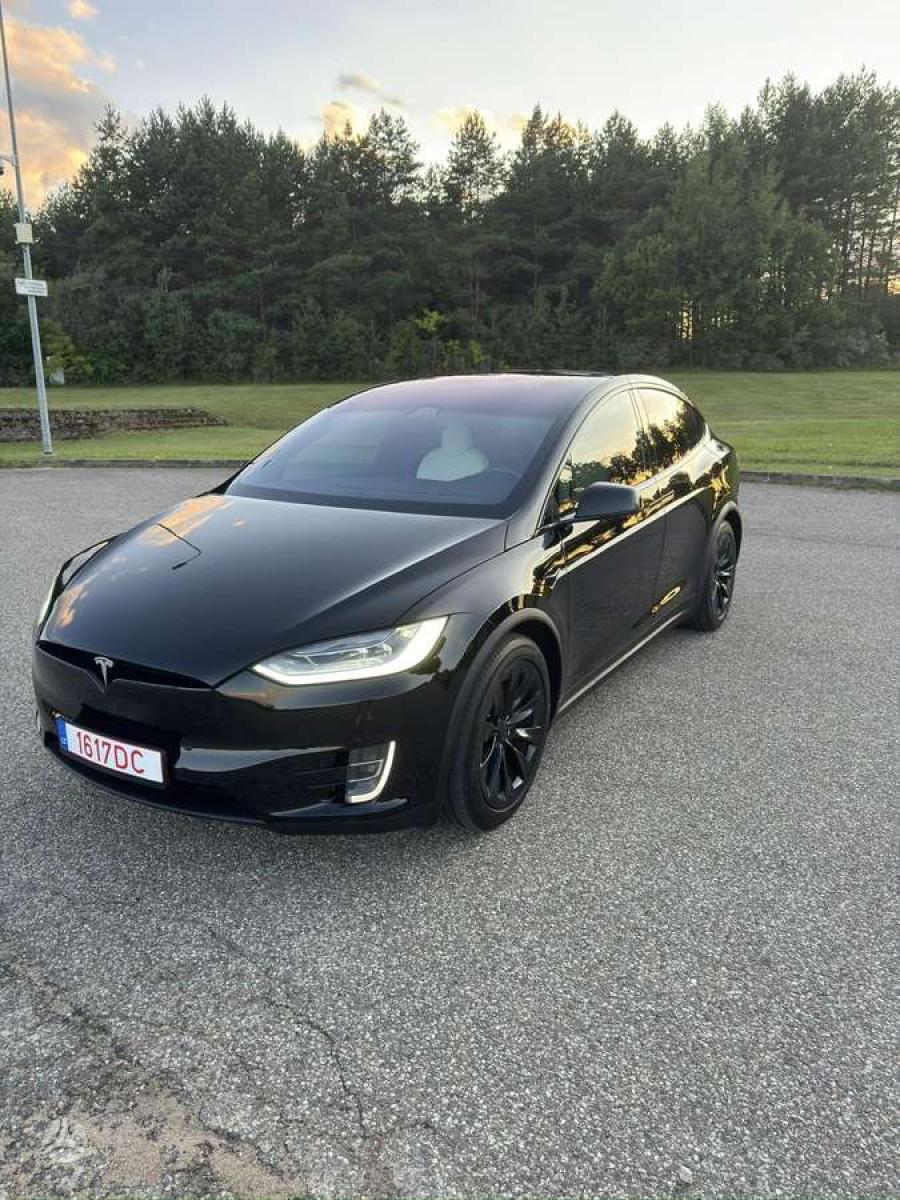 Melns Tesla Model X 2020 Viļņa, ar dzinēja tilpumu 0.00 L un nobraukumu 56 tūkst. km par 35400 €, foto 5 vietnē AUTOMOTO.COM.LV